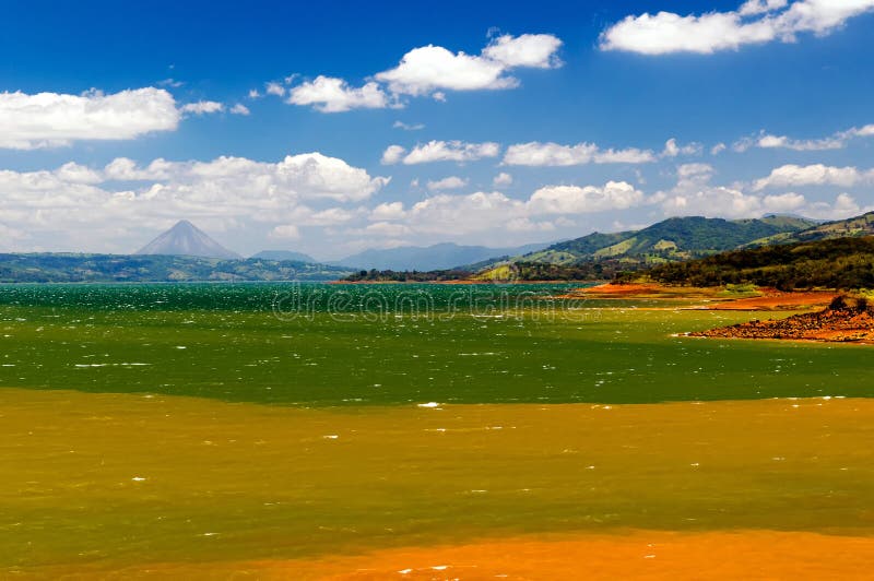 Lago Arenal, Costa Rica imagen de archivo. Imagen de escénico - 85865833