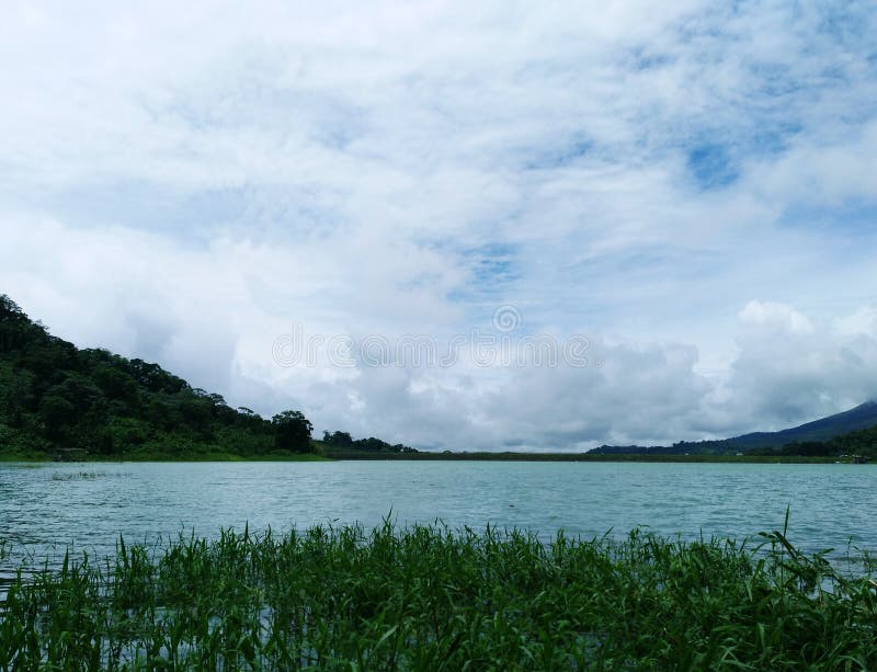 Lago Arenal en Costa Rica foto de archivo. Imagen de verde - 125103580