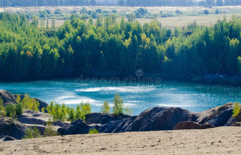 Lago azul foto de archivo. Imagen de lago, rusia, agua - 129205424