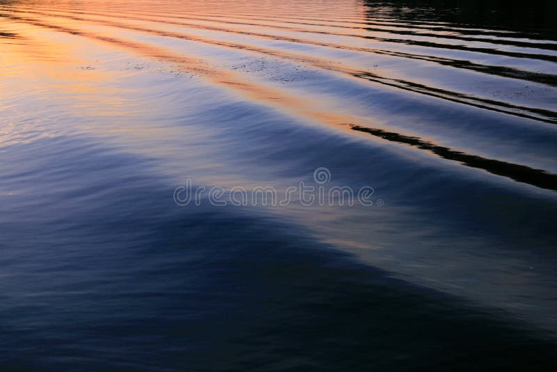 Lago azul imagen de archivo. Imagen de sunset, azul, color - 3602125