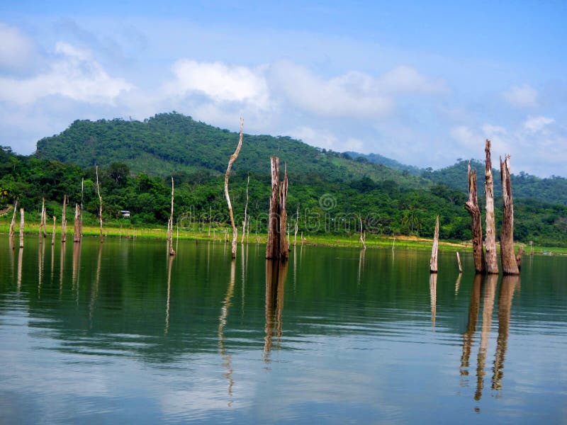 Lago Bayano Panamá imagen de archivo. Imagen de cubo - 112347997
