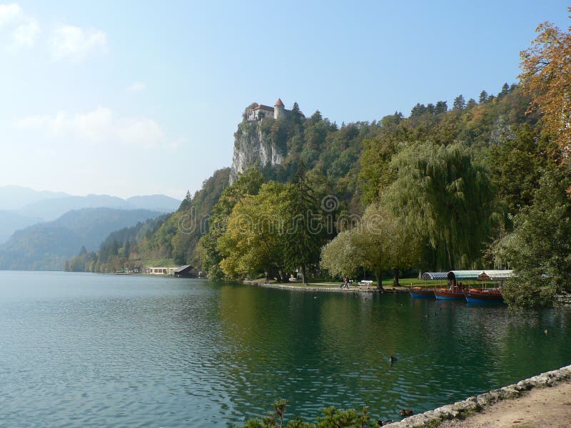 Lago Blead imagen de archivo. Imagen de cubo, lago, castillo - 165689525