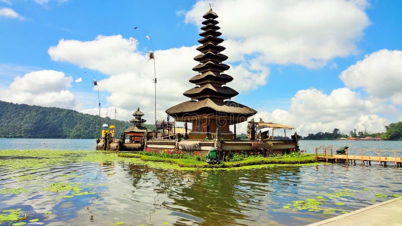 Lago Bratan, Bali Indonesia Imagen editorial - Imagen de indonesia ...