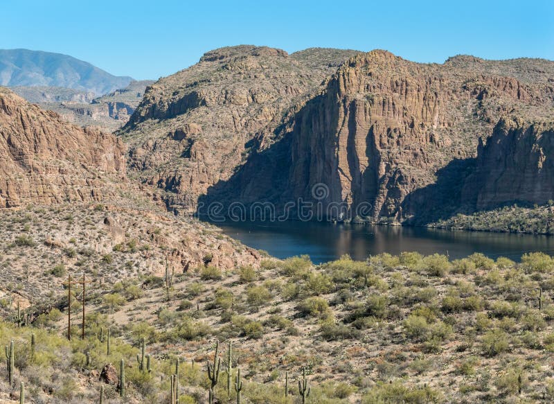 Lago Canyon En Arizona Central Foto de archivo - Imagen de central ...
