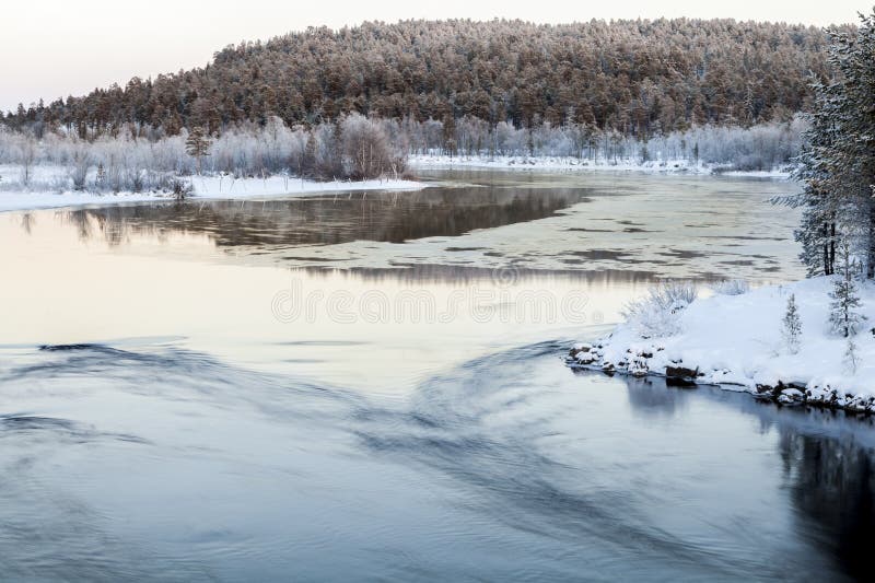 Lago Congelado Em Inari, Finlandia Fotografia de Stock - Imagem: 28913712