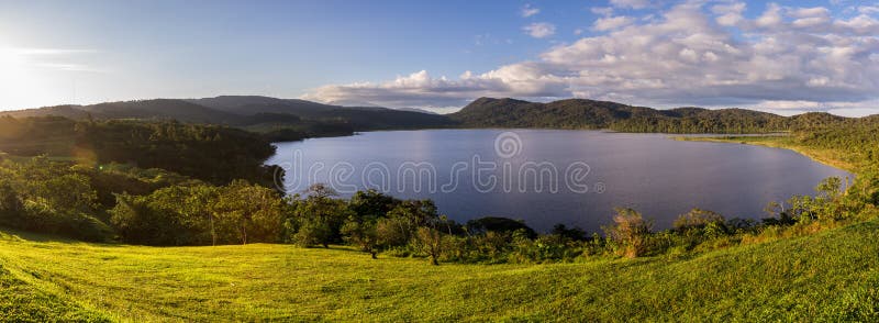 Lago Cote, Costa Rica foto de archivo. Imagen de sunset - 104808144
