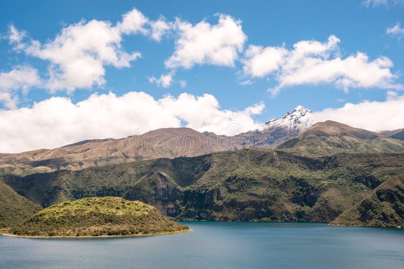 Caldera Y Lago De Cuicocha En Ecuador Foto de archivo - Imagen de agua ...