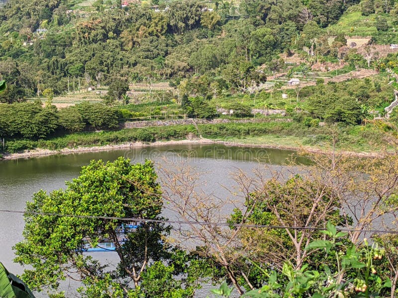 Lago De Colores En El Monte Lawu Imagen de archivo - Imagen de bosque ...