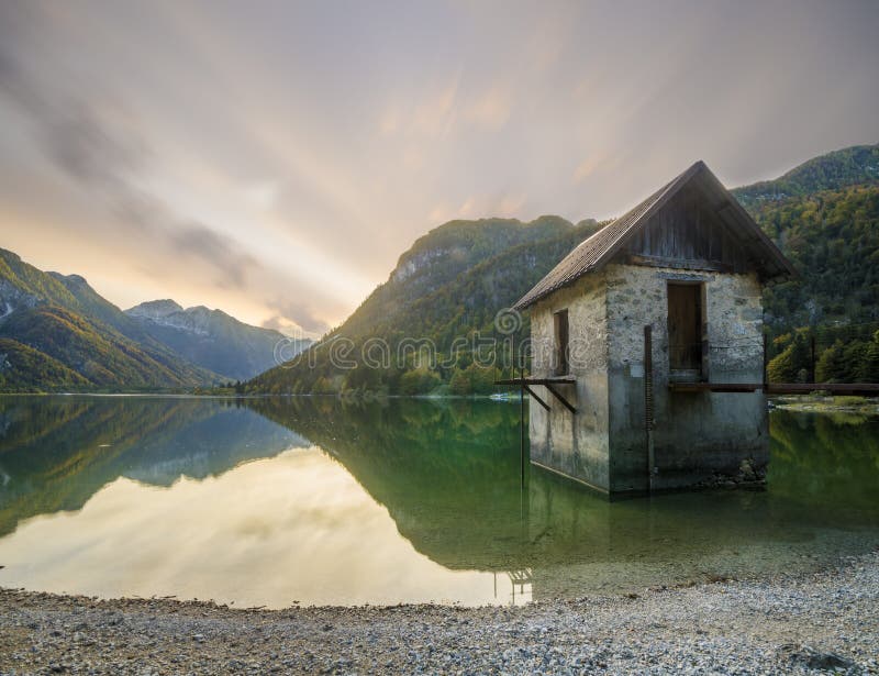 Lago Lago Di Predil Mountain Imagen de archivo - Imagen de recorrido ...