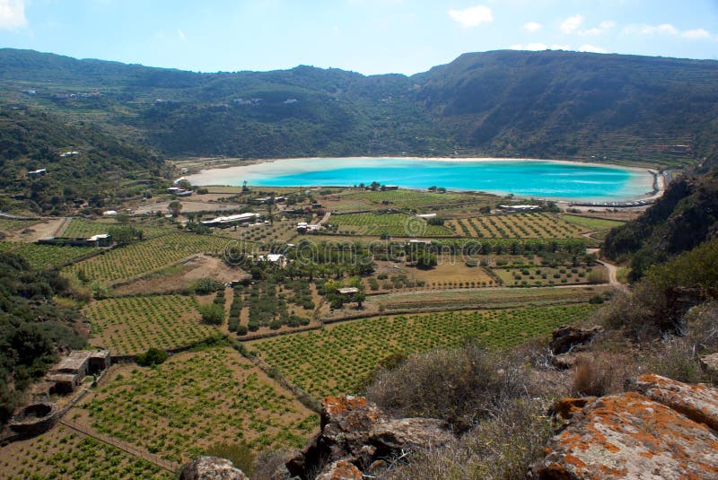 Lago Do Espelho De Venus (Pantelleria) Imagem de Stock - Imagem de ...