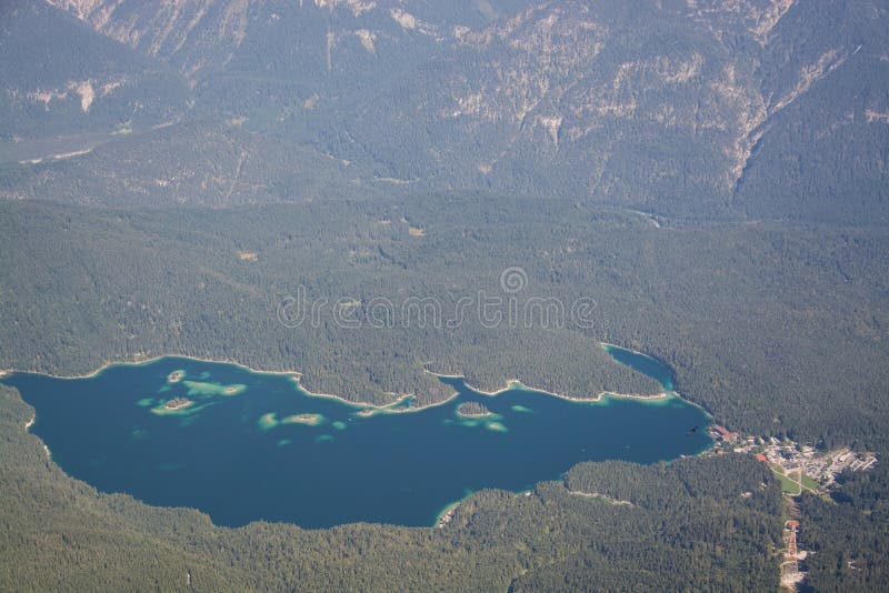 Lago Eib En El Zugspitze, Baviera, Alemania Foto de archivo - Imagen de ...