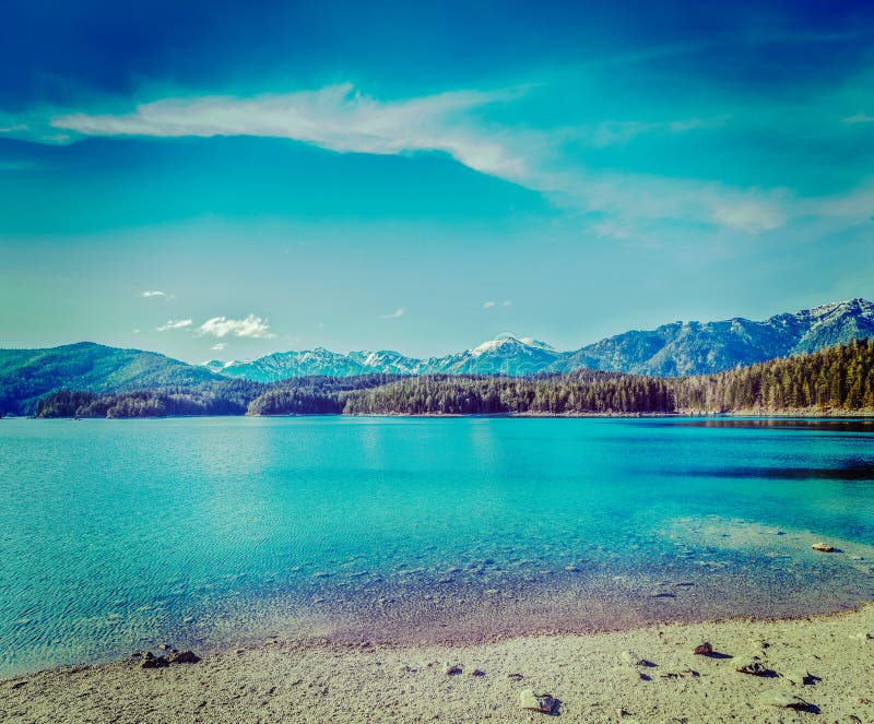 Lago Eibsee, Germania immagine stock. Immagine di bevanda - 34469539