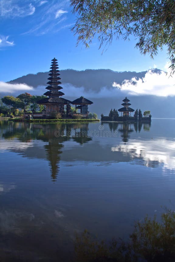 Lago en Bali imagen de archivo. Imagen de lago, tropical - 20960219