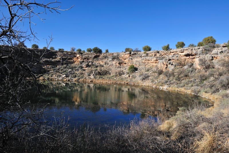 Lago En El Desierto De Arizona Foto de archivo - Imagen de alejado ...