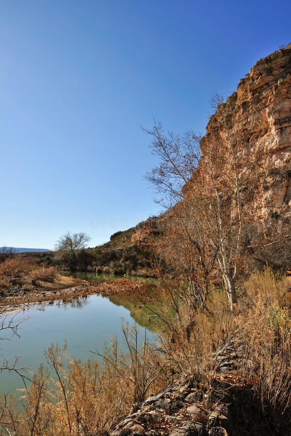 Lago En El Desierto De Arizona Foto de archivo - Imagen de alejado ...