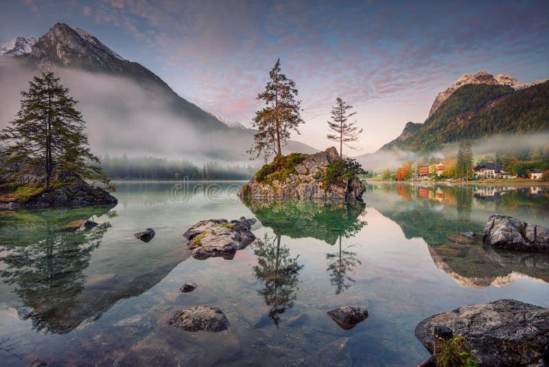 Lago Hintersee, Alpes Alemanes, Alemania Foto de archivo - Imagen de ...