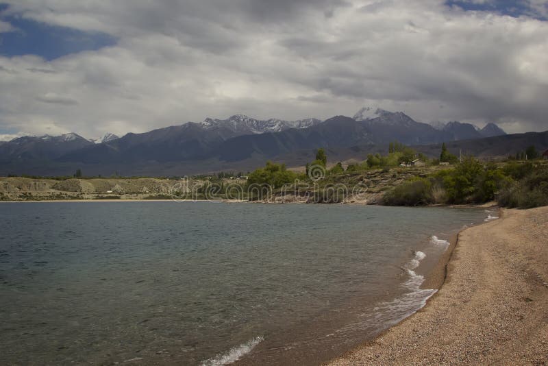 Lago Issyk Kul foto de archivo. Imagen de puerto, muelle - 26383886