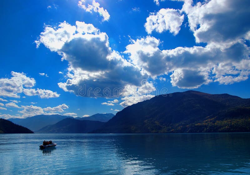 Lago Kanasi foto de archivo. Imagen de invertido, lago - 4653708