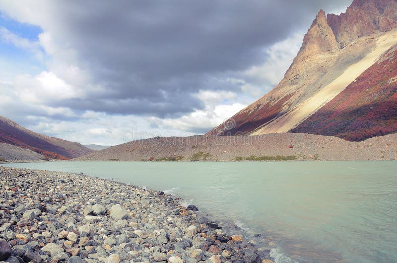 Lago Laguna del Diablo imagen de archivo. Imagen de colina - 41222111
