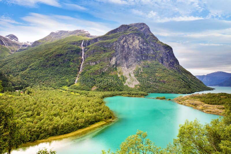 Natura Norvegia Del Lago Lovatnet Bella Immagine Stock - Immagine di ...