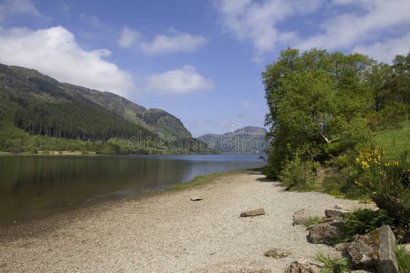 Lago Lubnaig foto de archivo. Imagen de lodo, lanzar - 11274998