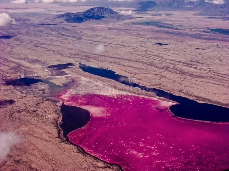 Lago Magadi en Kenia imagen de archivo. Imagen de valle - 14613745