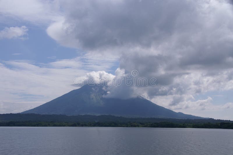Lago Managua en Nicaragua foto de archivo. Imagen de celaje - 38113354
