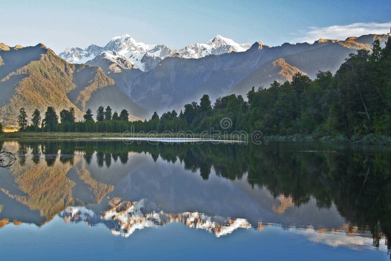 Lago Matheson imagen de archivo. Imagen de tasman, reflexiones - 3253735