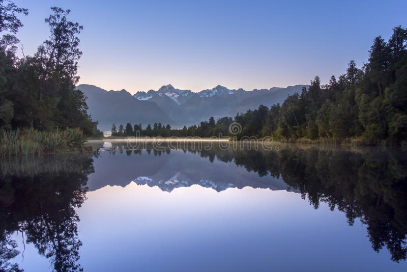 Lago Matheson, Nuova Zelanda Immagine Stock - Immagine di isola ...