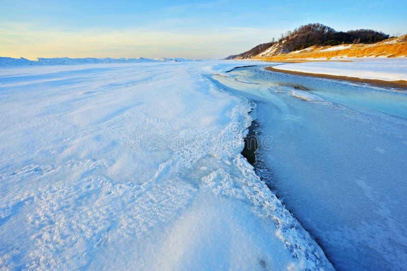 Lago Michigan Sunset Del Invierno Foto de archivo - Imagen de michigan ...