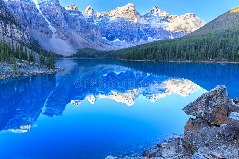 Lago moraine foto de archivo. Imagen de paisaje, sereno - 14912216