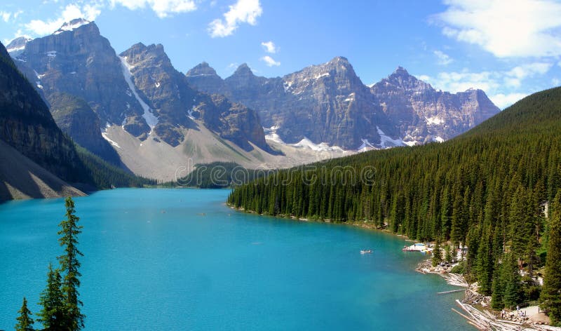 Lago moraine, Canadá imagen de archivo. Imagen de hermoso - 3685267