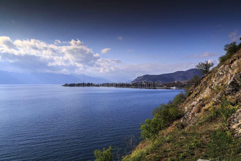 Lago Ohrid, Macedonia immagine stock. Immagine di nube - 101029037