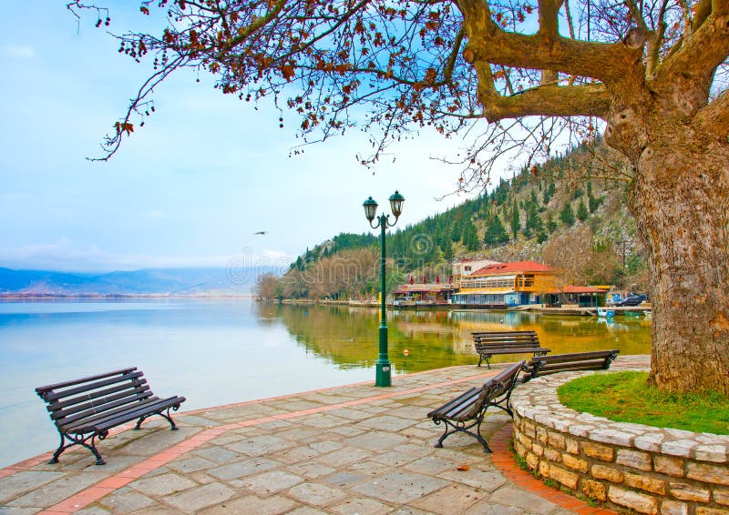 Lago Orestiada fotografia stock. Immagine di festa, attraente - 23621166