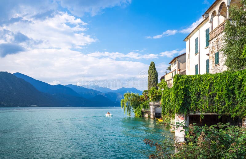 Vista Del Lago Orta, Italia Immagine Editoriale - Immagine di ...