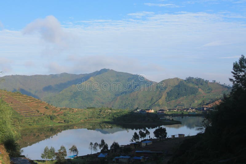 Lago Pengilon Um Dos Lindos Lagos Na Ilha De Java Imagem de Stock ...