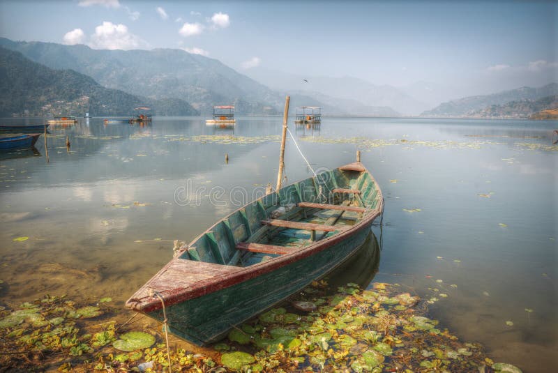 Lago Phewa imagen de archivo. Imagen de verano, tradicional - 85184263