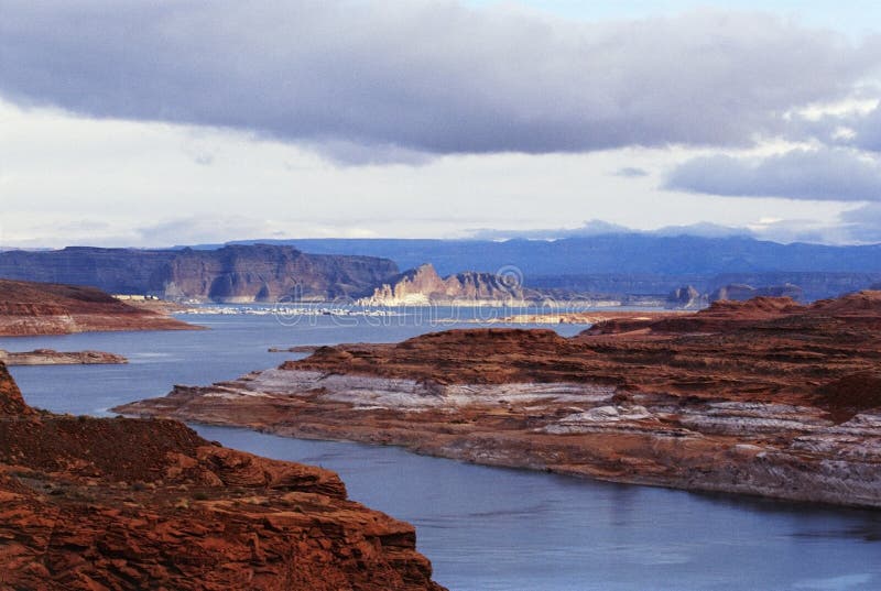 Lago Powell en Arizona imagen de archivo. Imagen de azul - 1981157