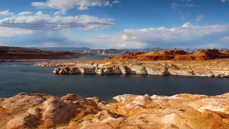 Lago Powell Shore Arizona imagem de stock. Imagem de americano - 107567535