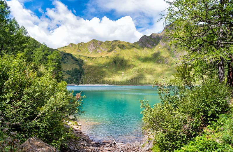 Lago Ritom, Piora de Suiza imagen de archivo. Imagen de piora - 59778873