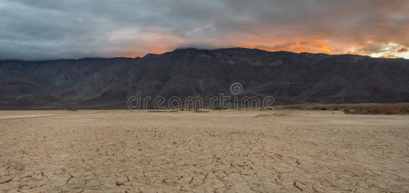 Lago seco Clark foto de archivo. Imagen de arcilla, apelmazado - 112289764