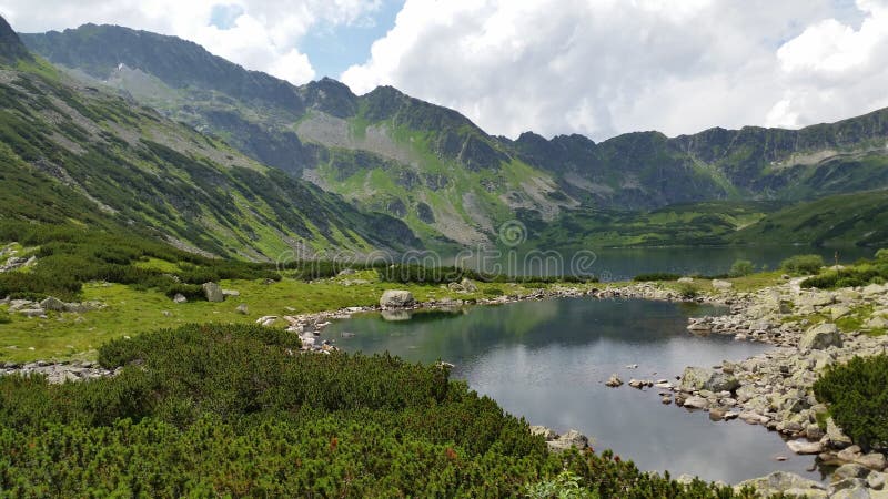 Lago selvaggio immagine stock. Immagine di nave, clearwater - 44350951