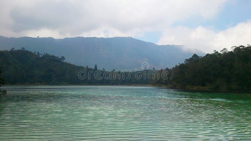 Lago Telaga Warna En Dieng Plateau Wonosobo Central Java Indonesia Foto ...