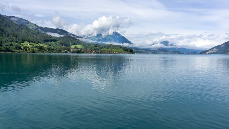 Lago Thun - Svizzera immagine stock. Immagine di cantone - 48579471