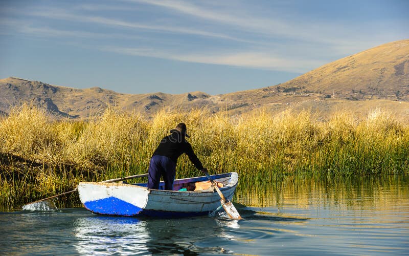 Lago Titikaka, Perú foto de archivo. Imagen de decorativo - 33484224