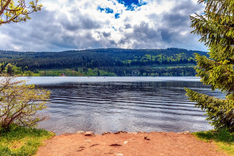 Lago Titisee en Alemania foto de archivo. Imagen de alza - 54756030