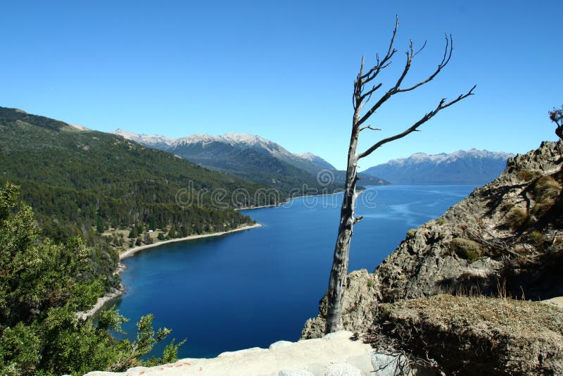 Lago Traful imagen de archivo. Imagen de siete, lago - 12353575