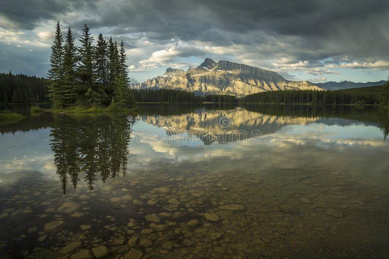 Lago two Jack fotografia stock. Immagine di naughty, calgario - 76587288