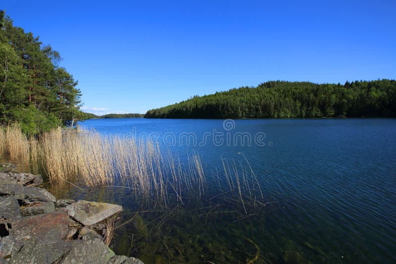 Lago Vattern in Svezia fotografia stock. Immagine di svedese - 110981030