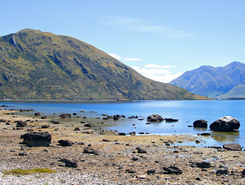 Lago Wanaka, Nueva Zelanda foto de archivo. Imagen de ruta - 42312410